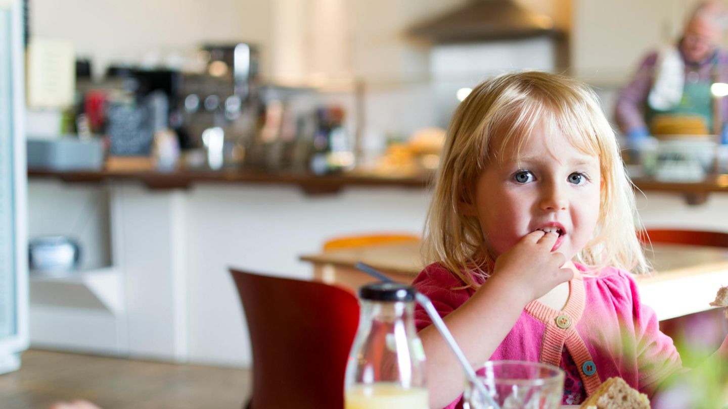 Kinderfreundliche Cafés: Hier sind Mütter und Kinder willkommen | Eltern.de