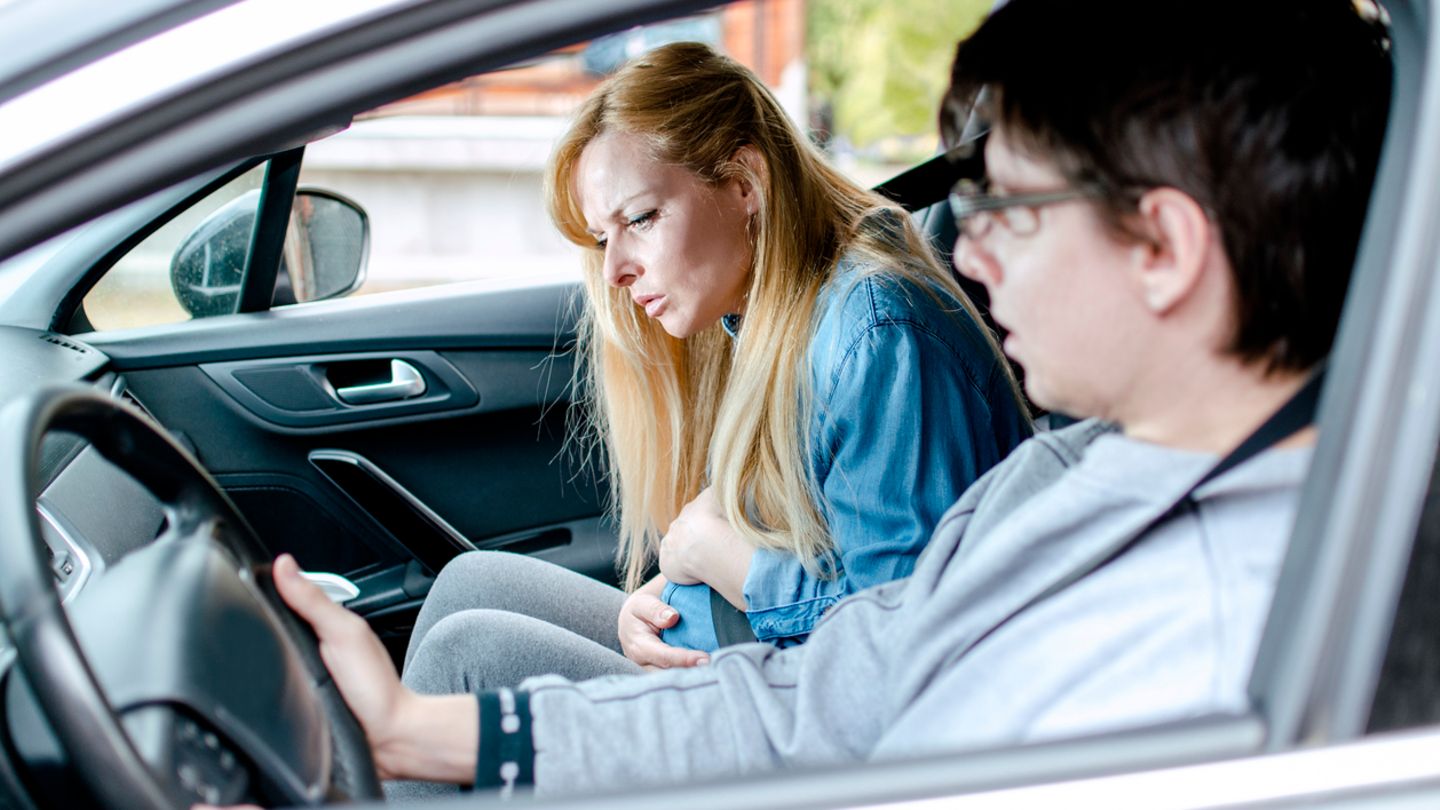 Polizisten werden Geburtshelfer: Diese Frau hat ihr Baby auf der ...