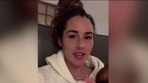 Sarah Engels: Baby Solea geht in Mamas Gesicht auf Erkundungstour ...