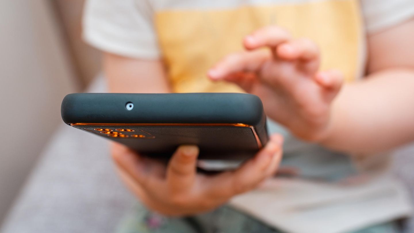 Mediennutzung: Kinder ans Handy lassen? | Eltern.de