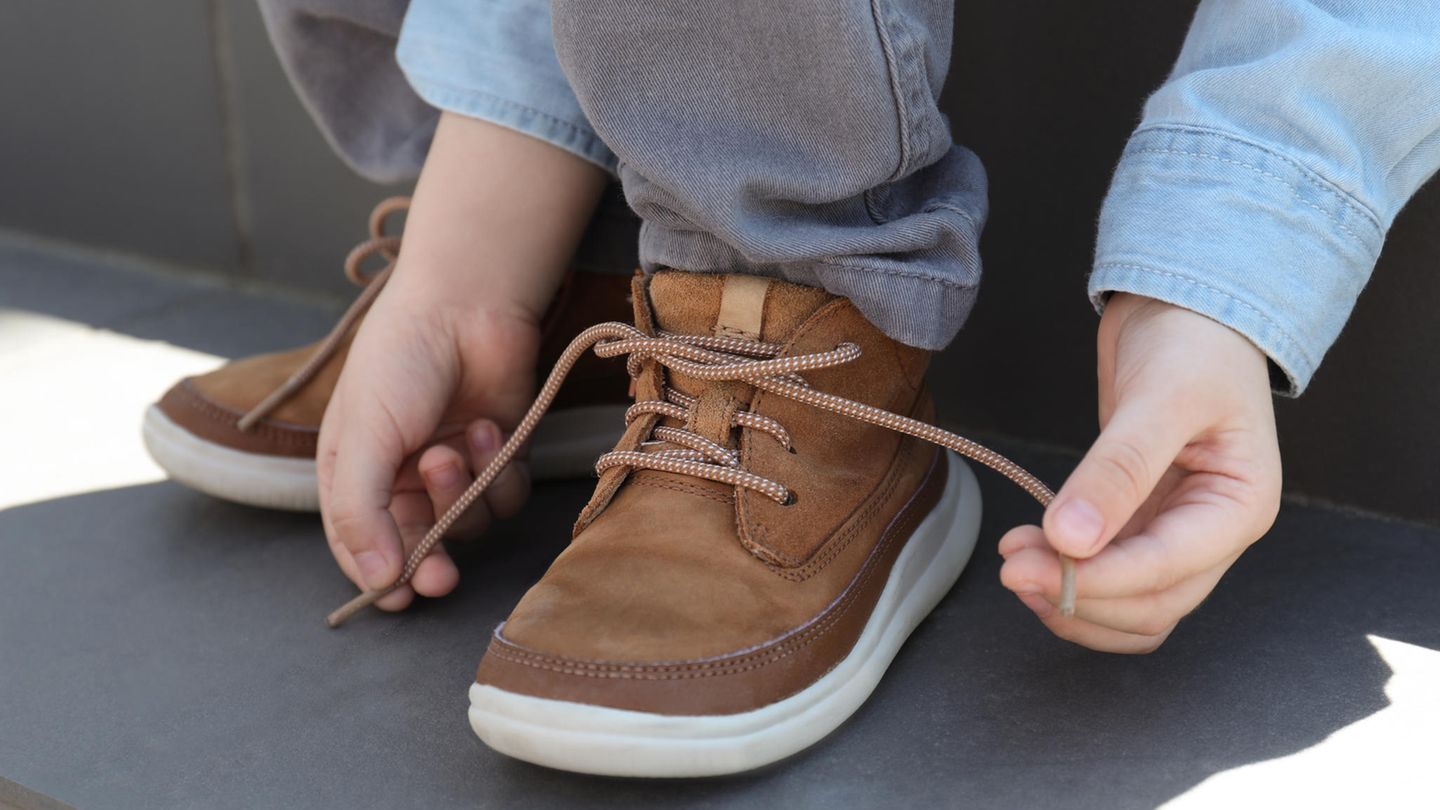 Schuhe Binden Lernen Anleitung In 5 Schritten Eltern De