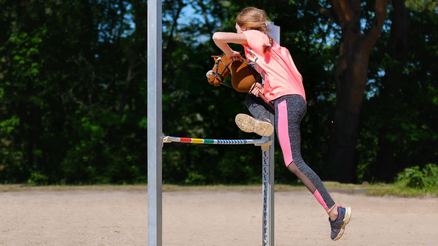 Hobby Horsing: Darum lieben Kinder den Trendsport | Eltern.de