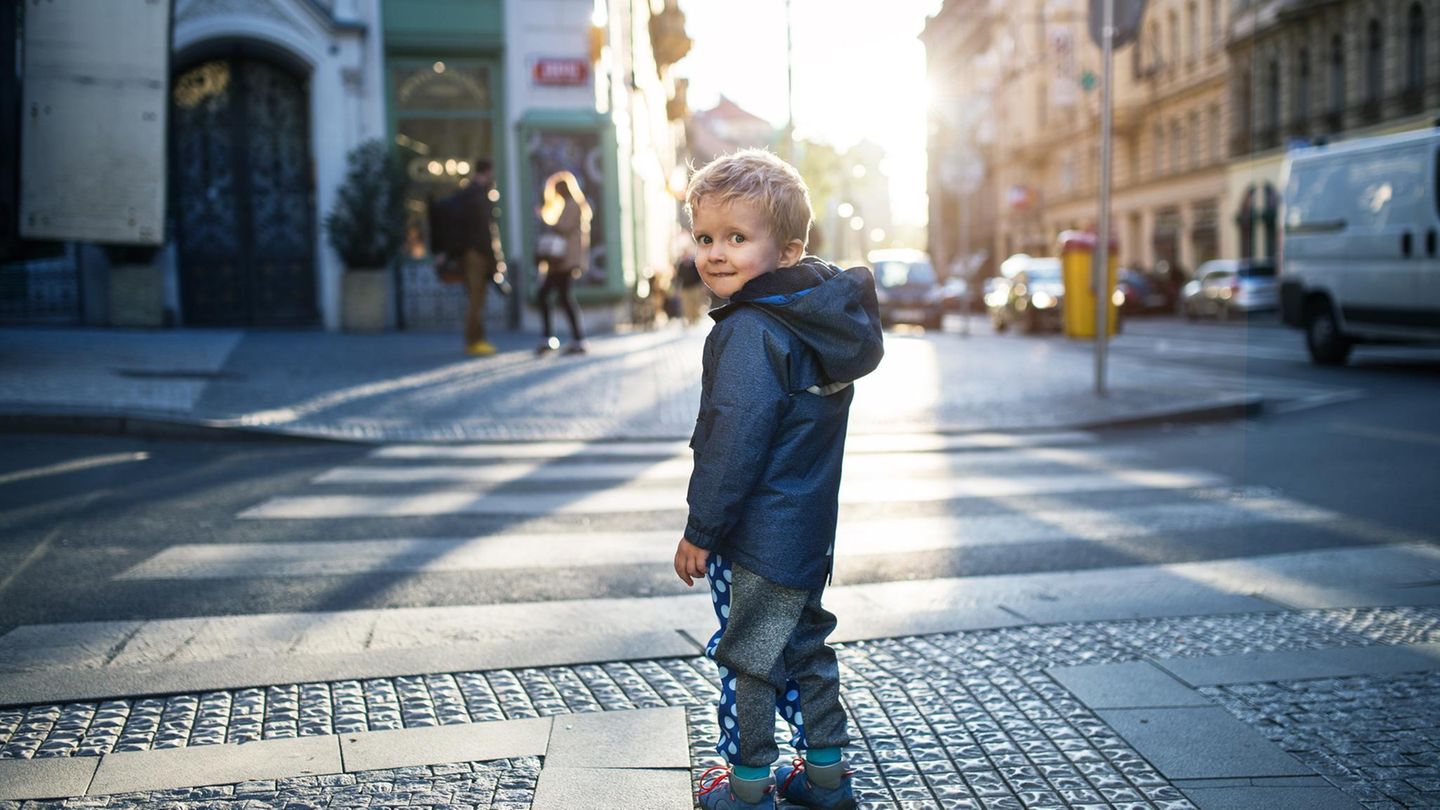 Dürfen Kita-Kinder alleine nach Hause gehen? | Eltern.de