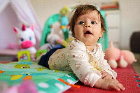 Lanugobehaarung: Der erste Haarflaum deines Babys | Eltern.de